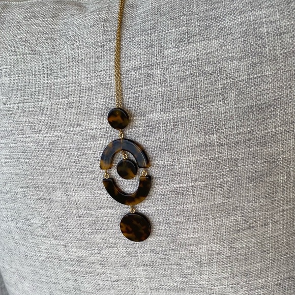 J. Crew | Jewelry | Jcrew Tortoise Shell Statement Pendant Necklace ...